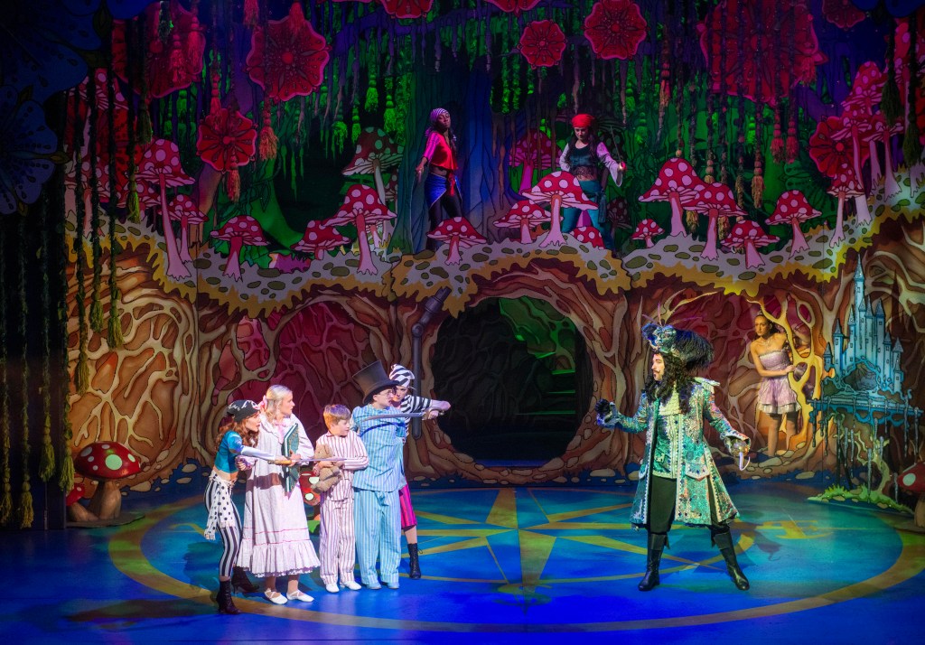 Review: Peter Pan. Nottingham Theatre Royal – East Midlands Theatre.
